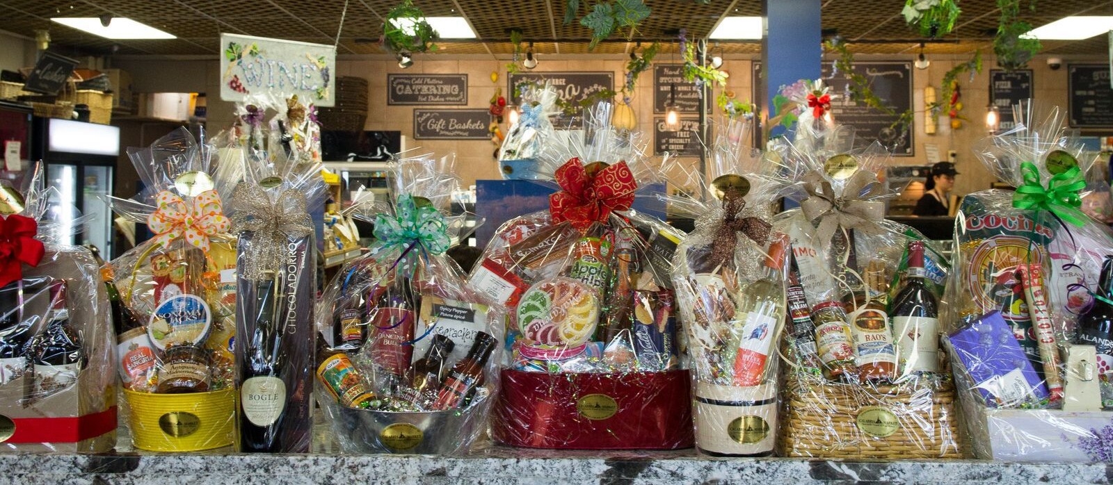 Gift Baskets – Calabria Market & Fine Wines